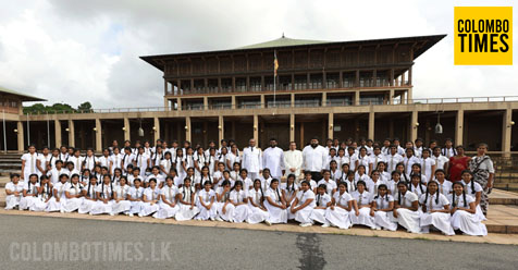 පාර්ලිමේන්තුව නැරඹීමට පළමු වරට උතුරෙන් විශාල පිරිසක්