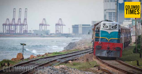 මුහුදුබඩ මාර්ගයේ දුම්රියක් පීලි පනියි